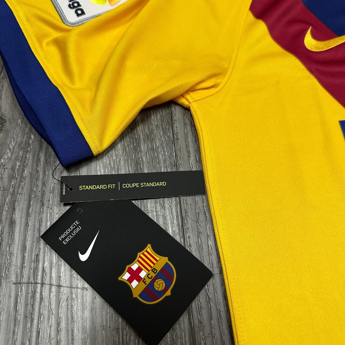 NIKE MEN'S FC BARCELONA 19/20 AWAY STADIUM JERSEY YELLOW NIKE MEN'S FC BARCELONA 19/20 AWAY STADIUM JERSEY YELLOW