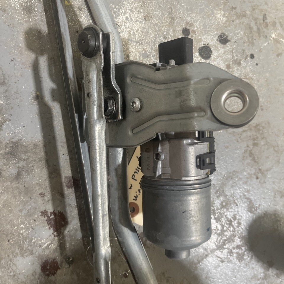 2014 VW PASSAT BEETLE WINDSHIELD WIPER MOTOR LINKAGE 561 955 119 A OEM ...