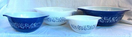 PYREX CORNFLOWER NESTING CASSEROLE BOWLS 4 | eBay