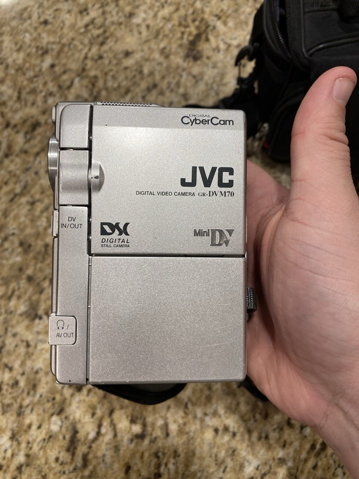 JVC Cybercam minidv camcorder GR-DVM70 w/ AC Battery Eliminator AA-V50 ...