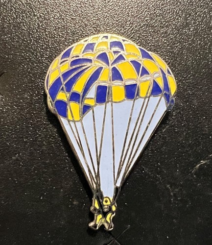 PIN'S LAPEL PIN SPILLA SPORT PARACHUTE PARACHUTISTE N°1 | eBay