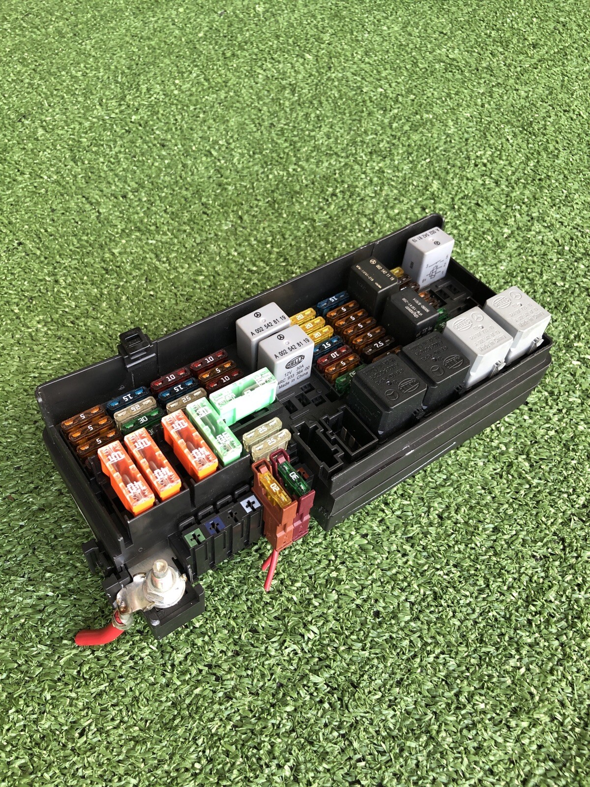 06-13 Mercedes W251 R350 GL450 ML550 Rear Relay SAM Fuse Box 1645403372 ...
