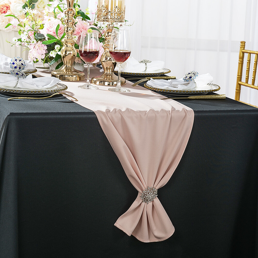 Cloth wedding runners | Beachweddingtips.com