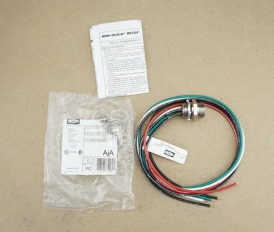 New HUB HRMS05802 Mini-Quick 14 GA Female 5 Wire Receptacle PVC ...