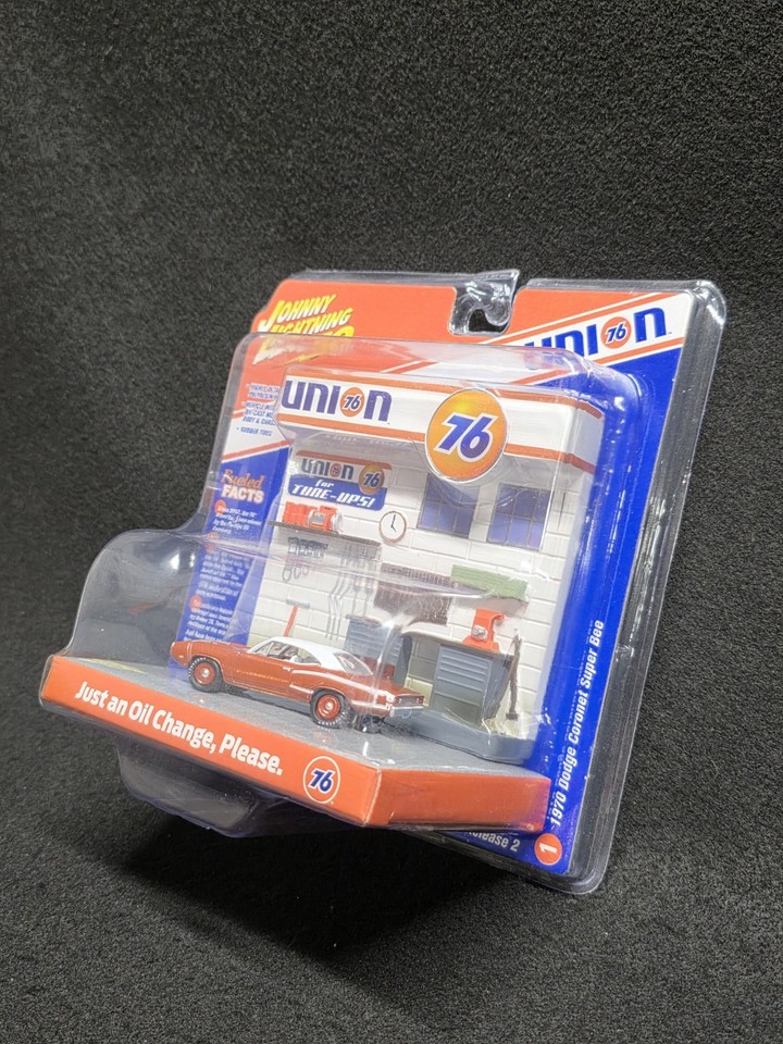 Johnny Lightning Union 76 Diorama with 1970 Dodge Coronet Super Bee | eBay