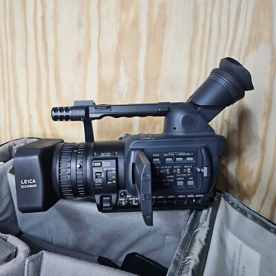 Panasonic AG-HVX200P DVC PRO HD-CCD PRO-P2 Mini DV Camcorder+ charger ...