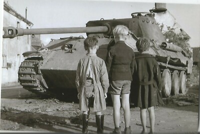 WW II - USA Photo -- Children With Knock Out Panther Tank | eBay