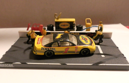 Winner's Circle 1:64 Pit Row Series #1 Steve Park Monte Carlo Penzoil ...