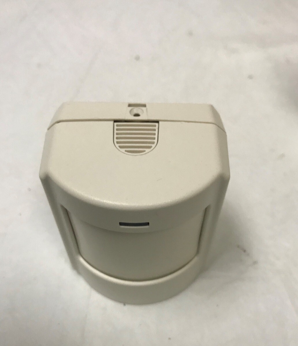 Interlogix SAW Wireless Indoor PIR Motion Detector, Pet Immune (60-807 ...