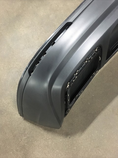 2018 Volkswagen Tiguan Rear Bumper Cover Valance Diffuser OEM ...