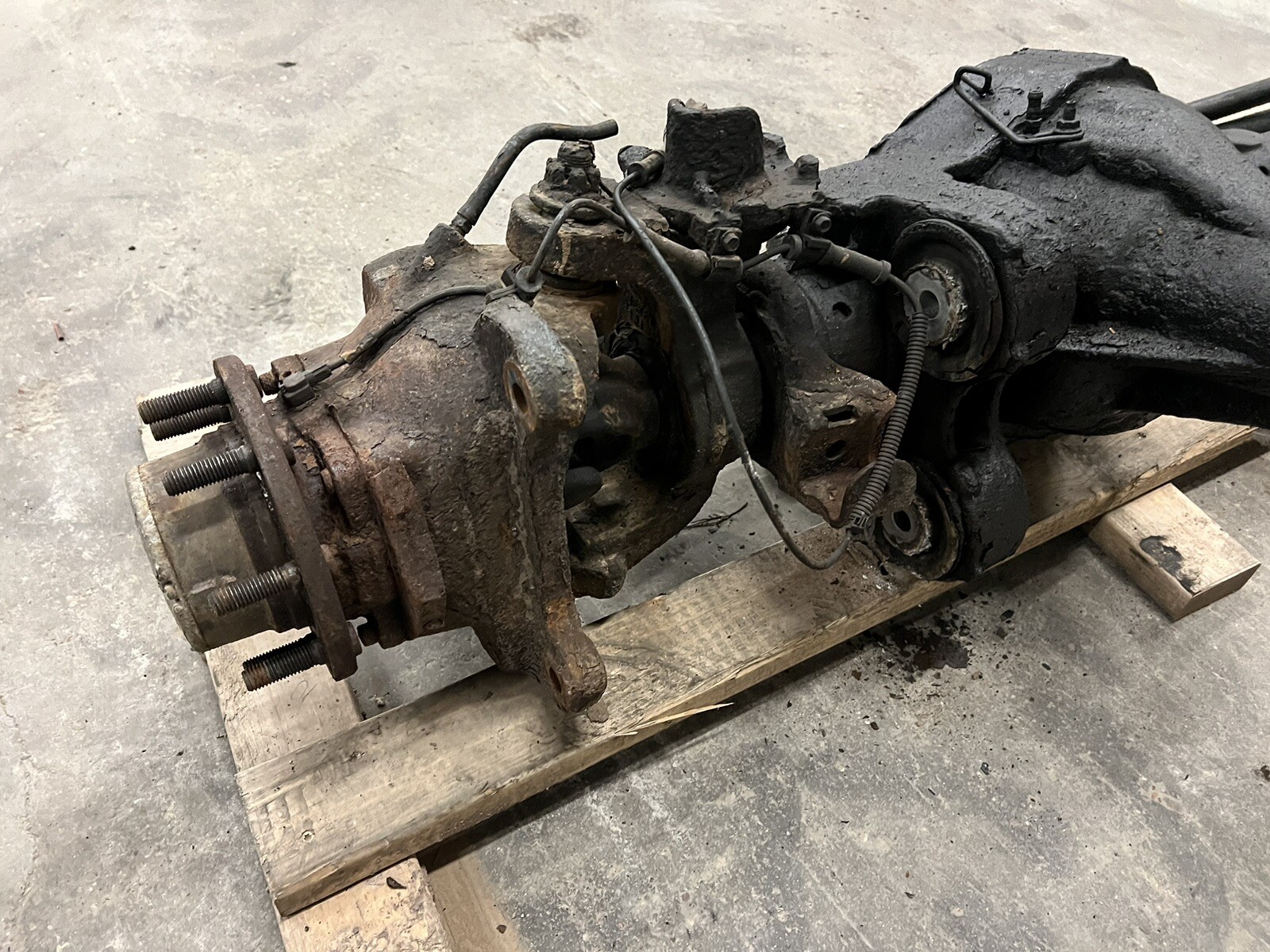 2005-2007 Ford F250 F350 Front Axle Assembly 4wd 4:10 Ratio | eBay