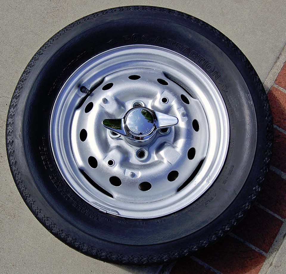 Very Rare Faux Knock Off Set for Disc Wheel Triumph TR3 and MGA cars | eBay