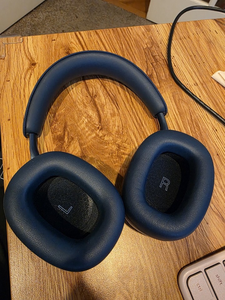 BOWERS & WILKINS Px7 S2e Wireless Over-Ear Headphones Blue | eBay