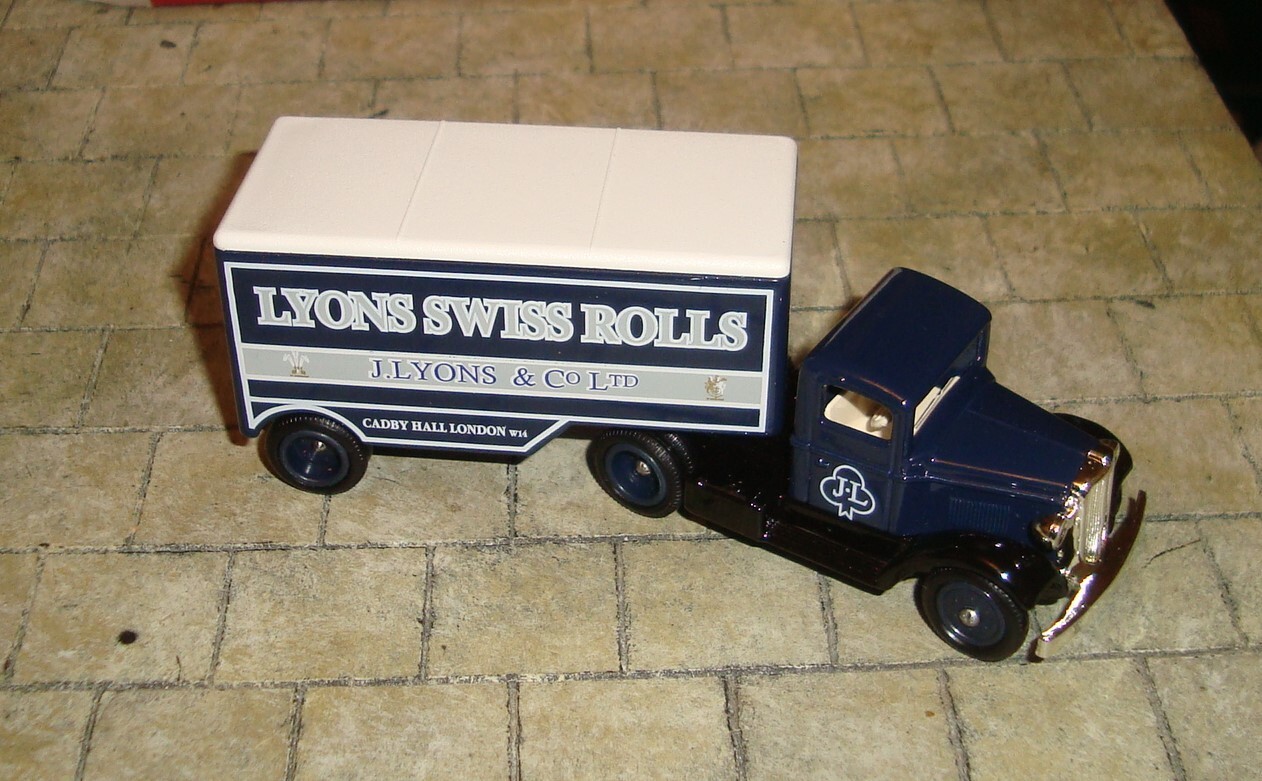 1935 FORD 3 TON ARTICULATED TRUCK - LYONS SWISS ROLLS - LLEDO DAYS GONE ...