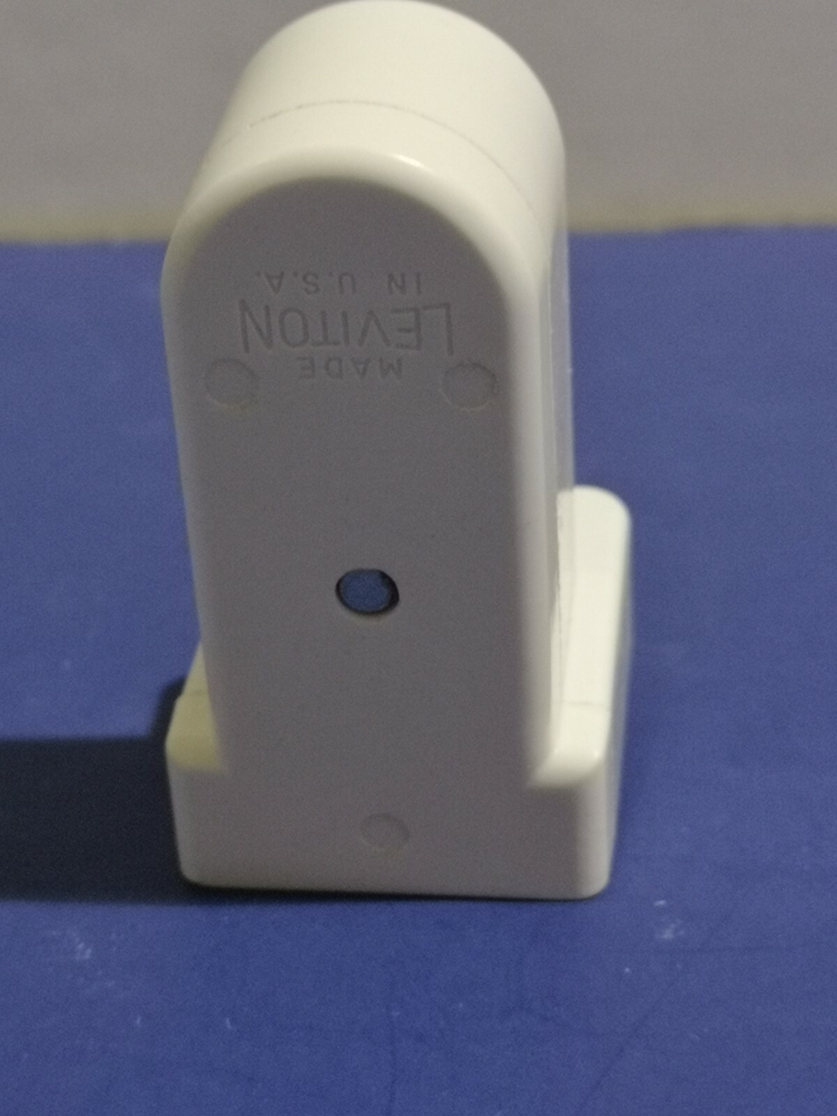 Leviton FLUORESCENT LAMP HOLDER Light Socket T8 T12 HO High Output End ...