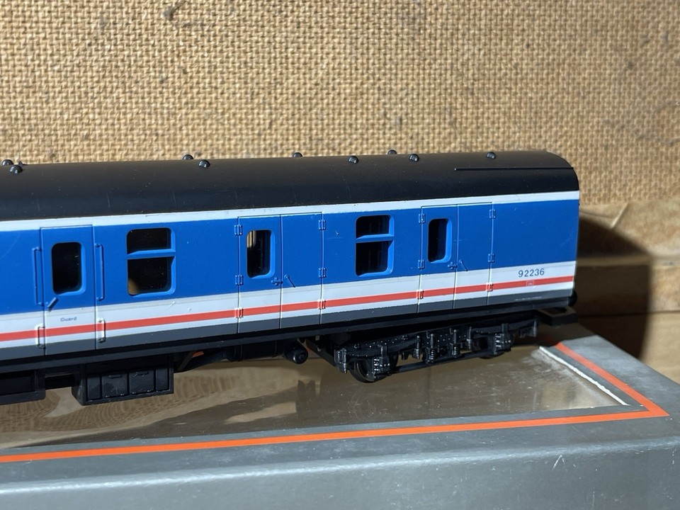 LIMA 305891 OO GAUGE Mk I BG COACH 92236 - NETWORK SOUTHEAST | eBay UK