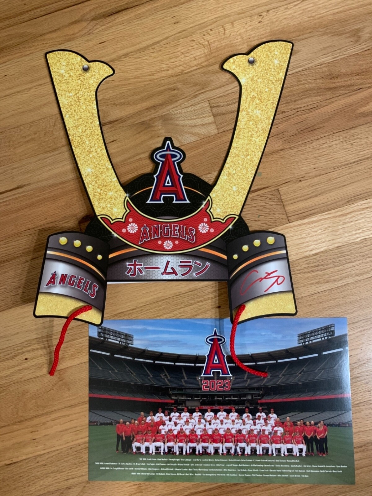 Shohei Ohtani Kabuto + 2023 Los Angeles Angels Team Photo SGA 9/30 *IN ...