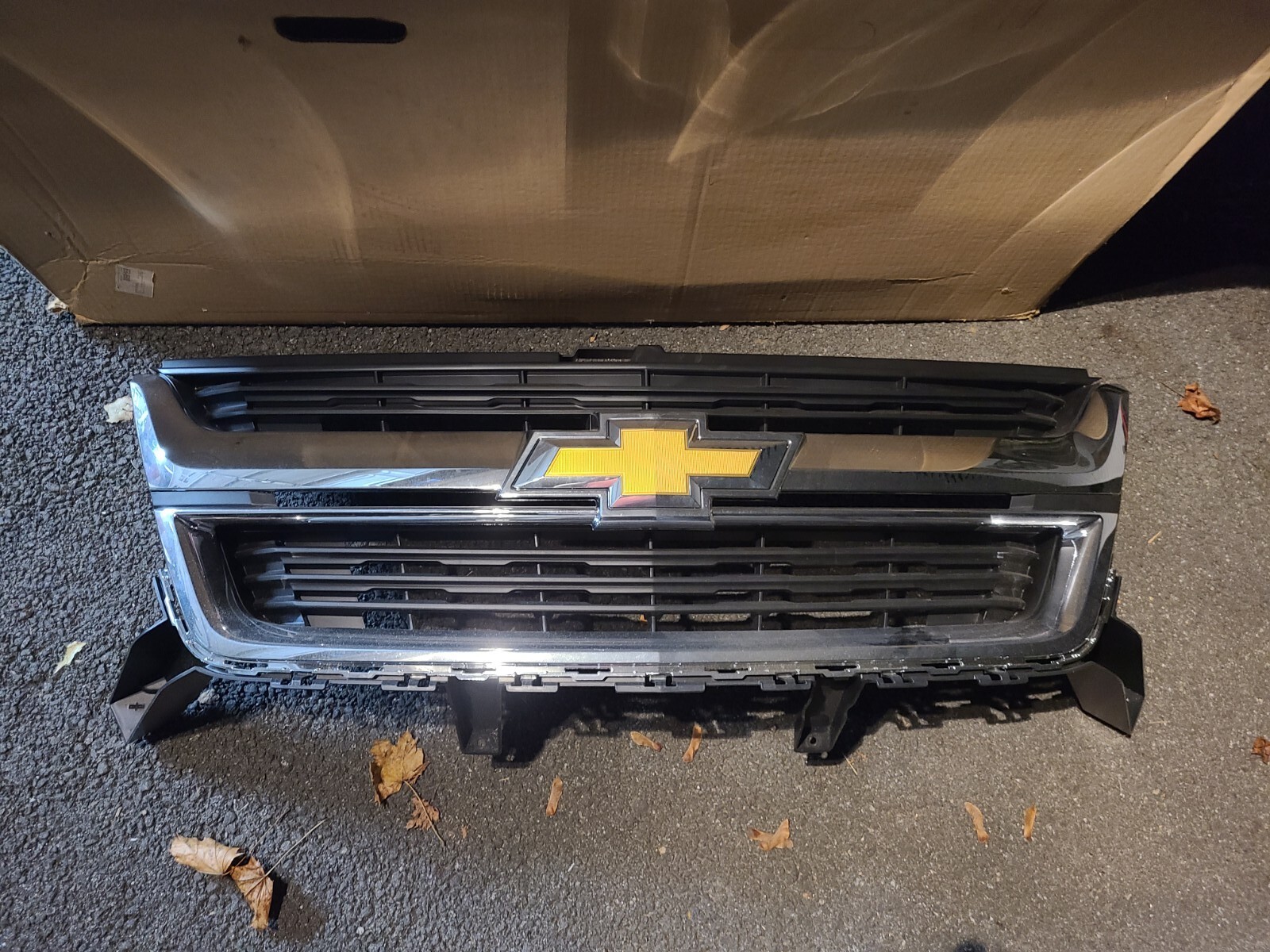 GM 23321740 Chevrolet Colorado Grille Package | eBay