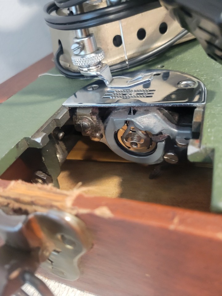 Heavy Duty DRESSMASTER BY WHITE Sewing Machine 1940s Green Rotary WORKS ...