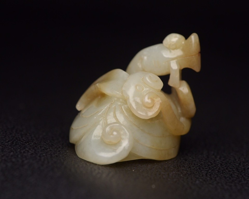 White Nephrite Hetian Jade Handcrafted Unique Sculpture Stone Figurine ...
