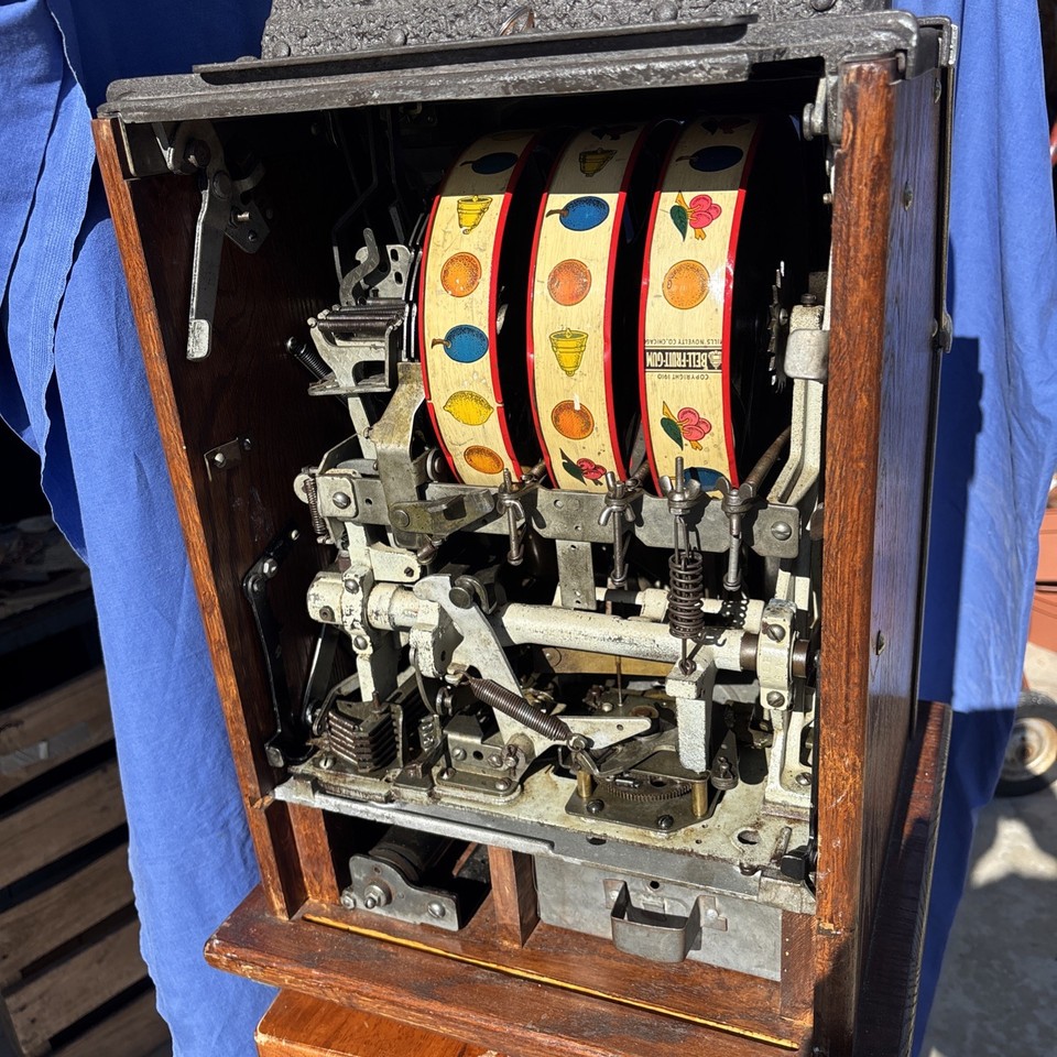 Mills Silent War Eagle 25 Cent Slot Machine 1932 With Keys Works | eBay