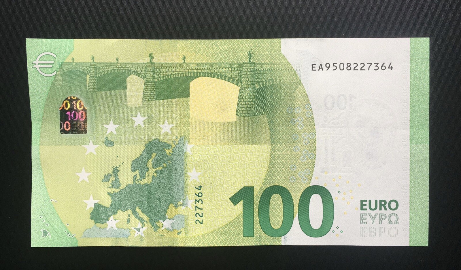 100 euro banknote 2019(2020) UNC P-30e Prefix-EA Slovakia Sign Lagarde ...