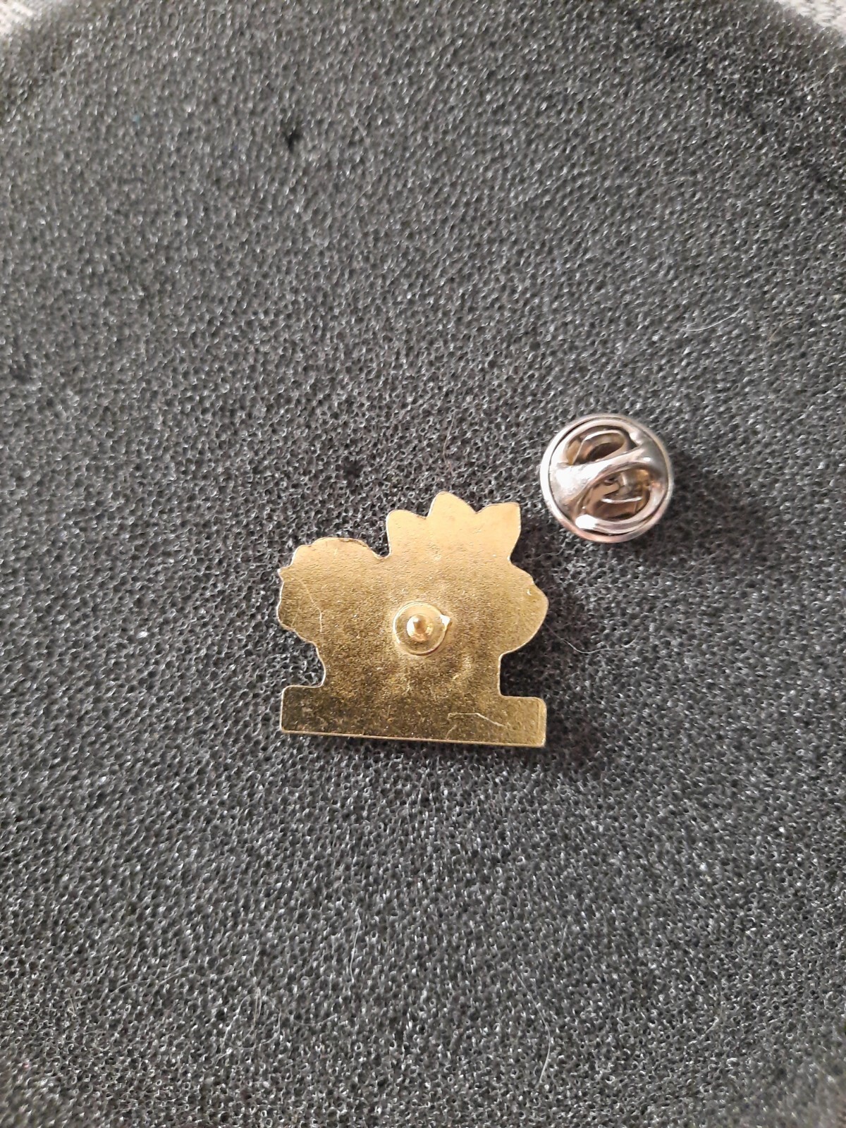 Pin's Les petits amis alsacien Cigogne Alsace - Pin Pins Badge L10 | eBay