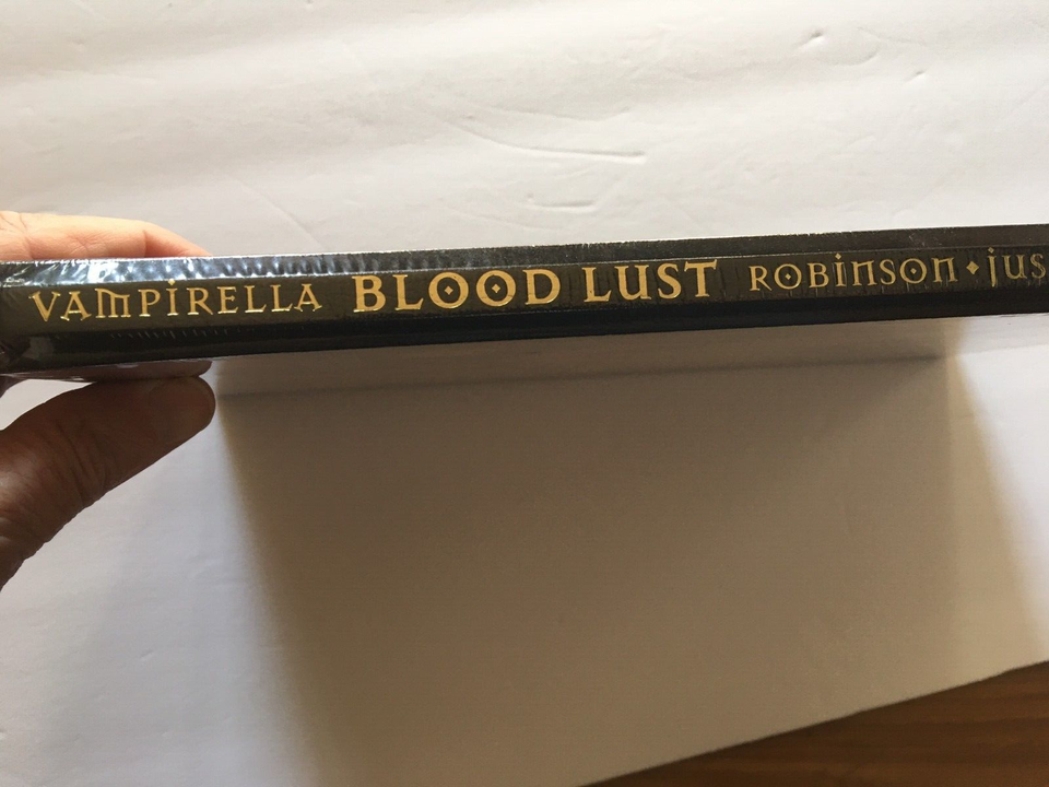 Harris Comics Vampirella Blood Lust Leather Bound Gold Foil Ltd Edition ...