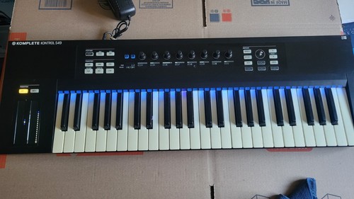 Native Instruments Komplete Kontrol S49 MK1 Midi Keyboard Controller ...