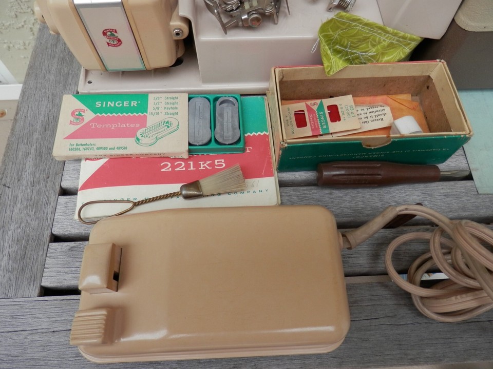 Vtg Rare Singer Featherweight 221K England Tan motor weak AS IS Free S ...