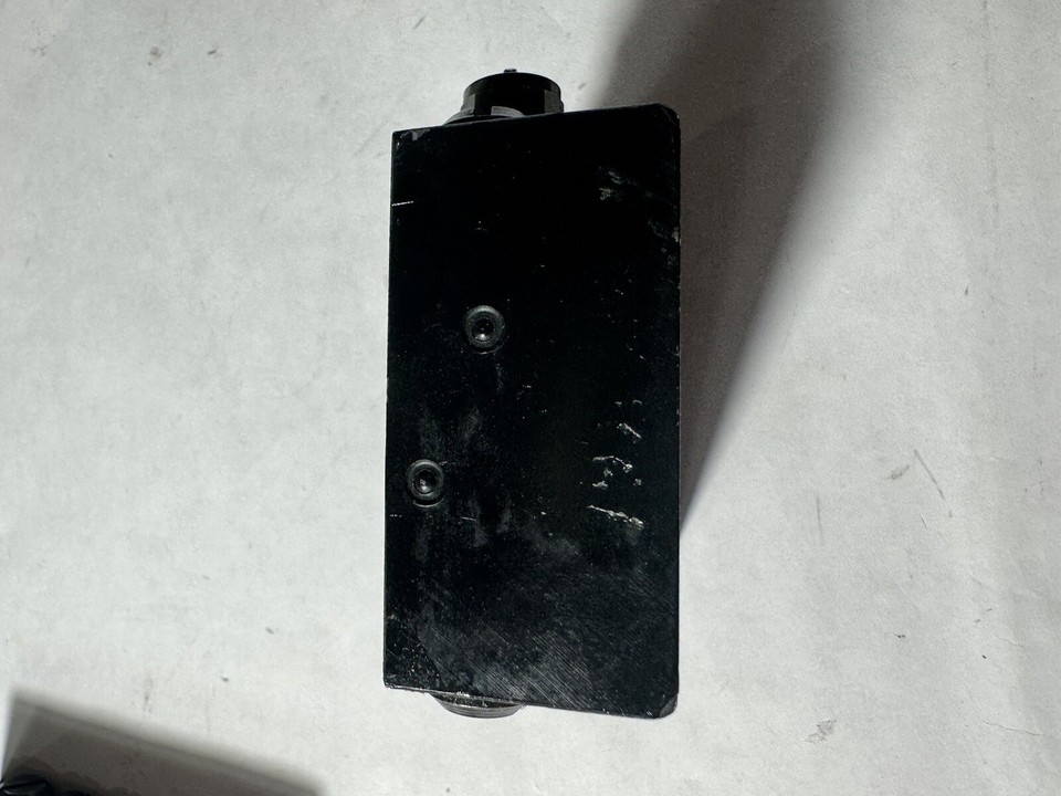 LINCOLN SSV-A Divider Valve Lubricating Block 10 Outlets With Indicator ...