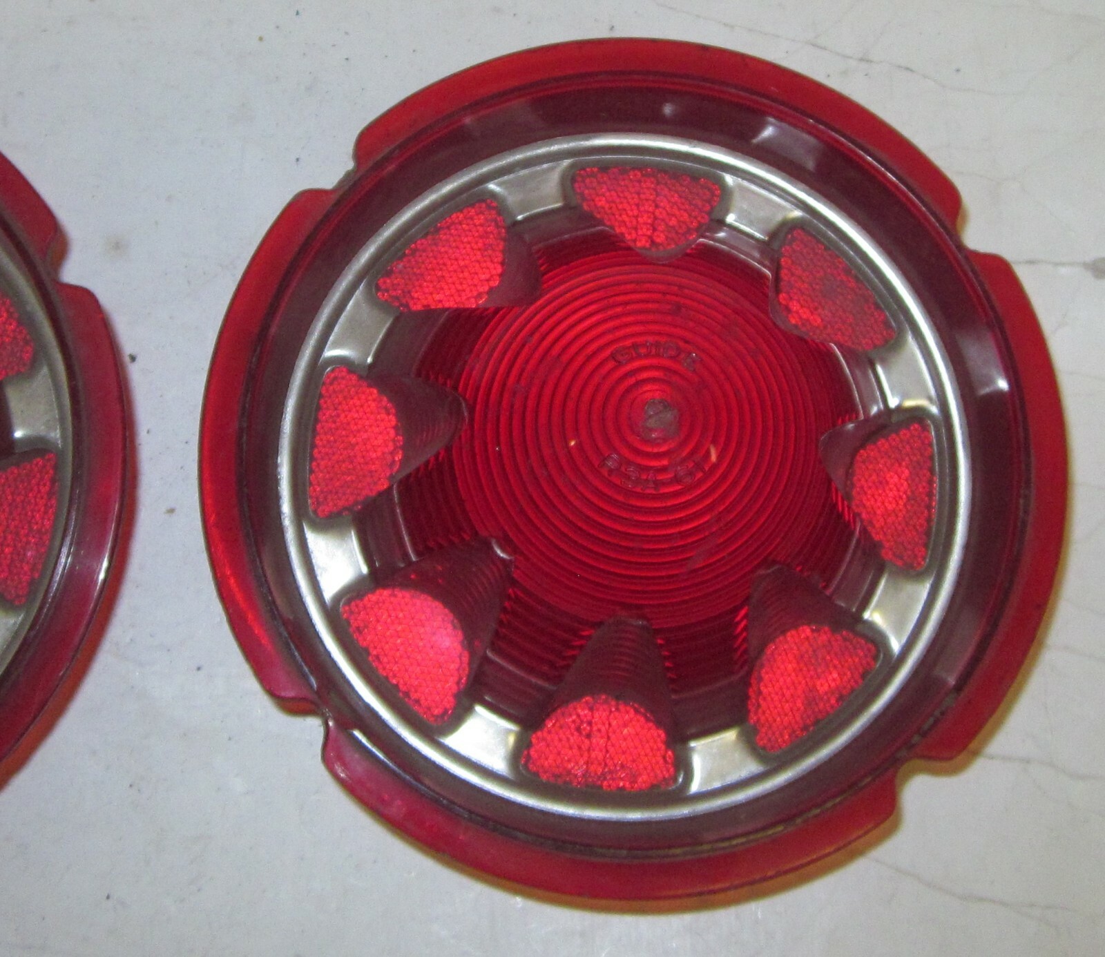 1961 Oldsmobile Olds Guide R3A-61 Tail Light Lamp Lens Pair 5952070 ...