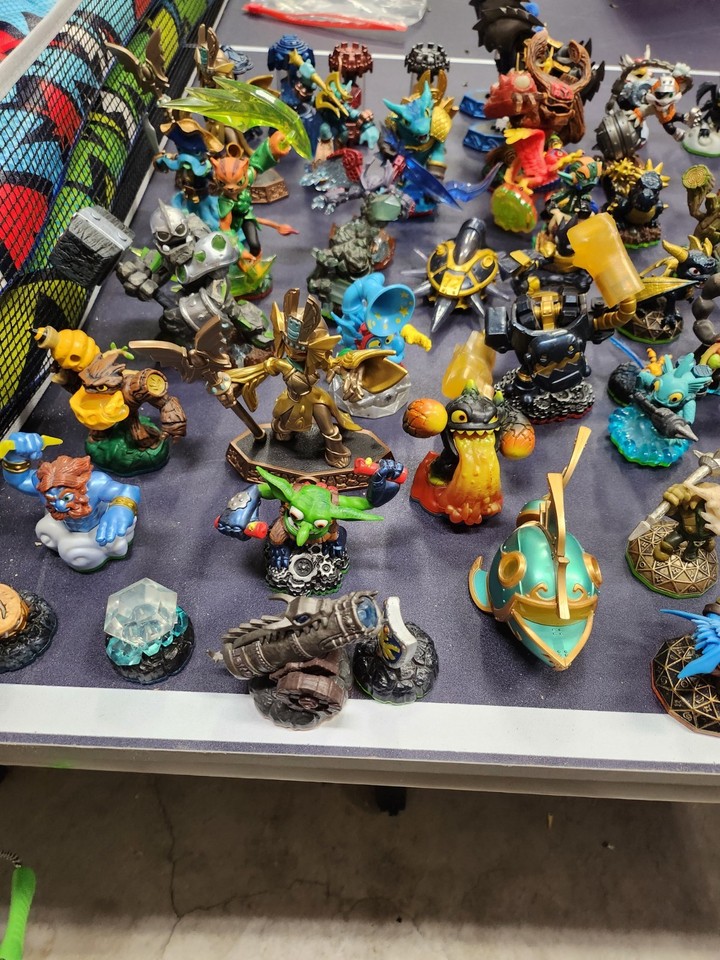 HUGE Skylanders Activision Lot of Figurines/Portals/Crystal (Individual ...