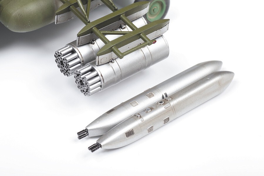 Zvezda 4828 Soviet Multipurpose Helicopter Mil Mi-8MT Scale 1:48 NEW ...