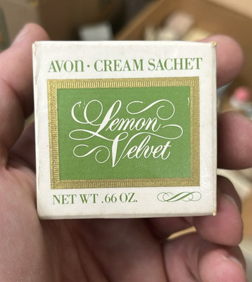 Avon Lemon Velvet Cream Sachet .66 oz Box | eBay