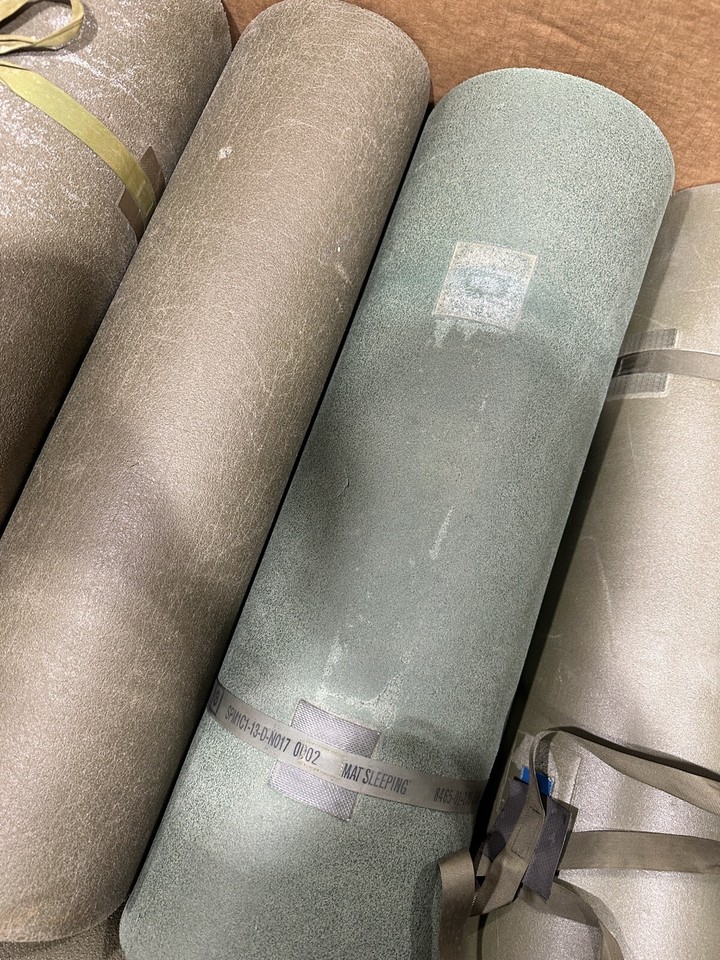 DAMAGED Foam Sleeping Mat Roll-Up Green Sleeping Pad Mattress Army ...