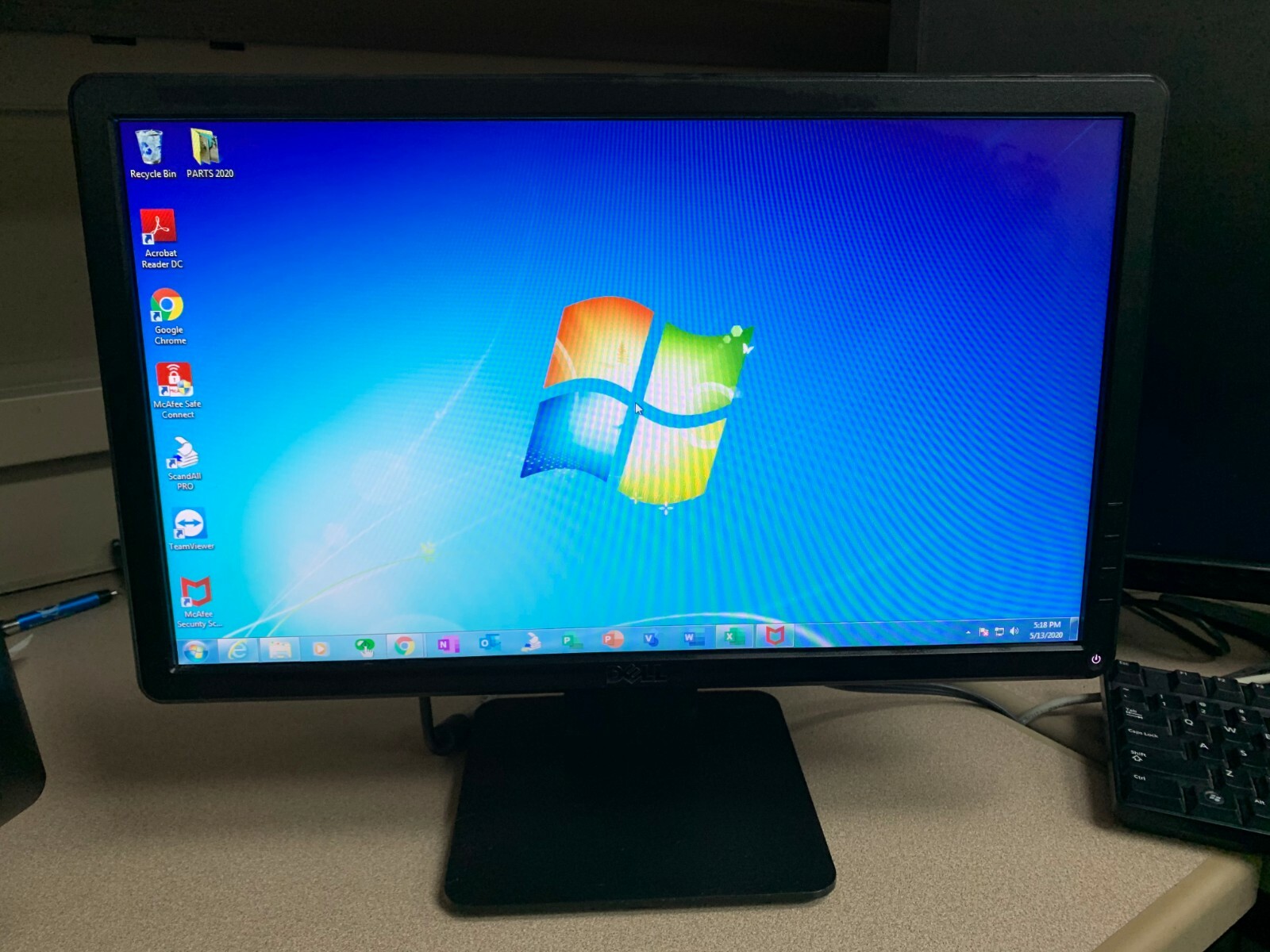 ONE DELL 19 ULTRASHARP LCD MONITOR VGA WITH STAND MODEL E1914Hf | eBay