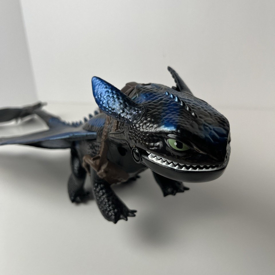 Toothless 2013 Wing Span 23" How to Train Your Dragon 2 Spin Master ...