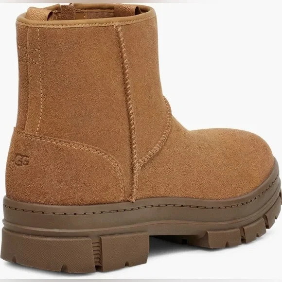 RARE! UGG Mens Sz 9 Skyview Classic Short Pull On Boot Chestnut Suede ...