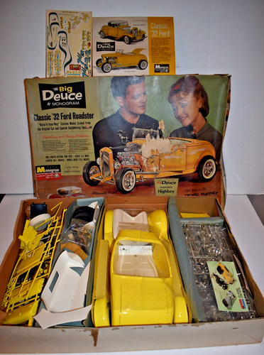 Vintage Monogram 1:8 The Big Deuce Classic '32 Ford Roadster Model Kit ...