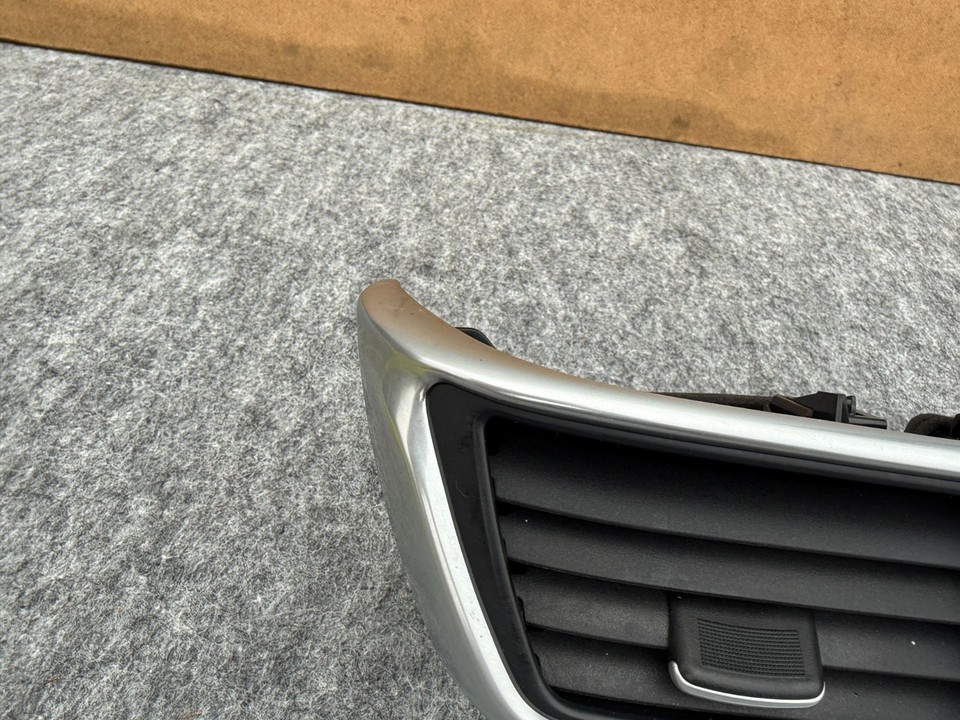 INFINITI QX30 2017-2019 OEM CENTER DASHBOARD INSTRUMENT AC A/C AIR VENT ...