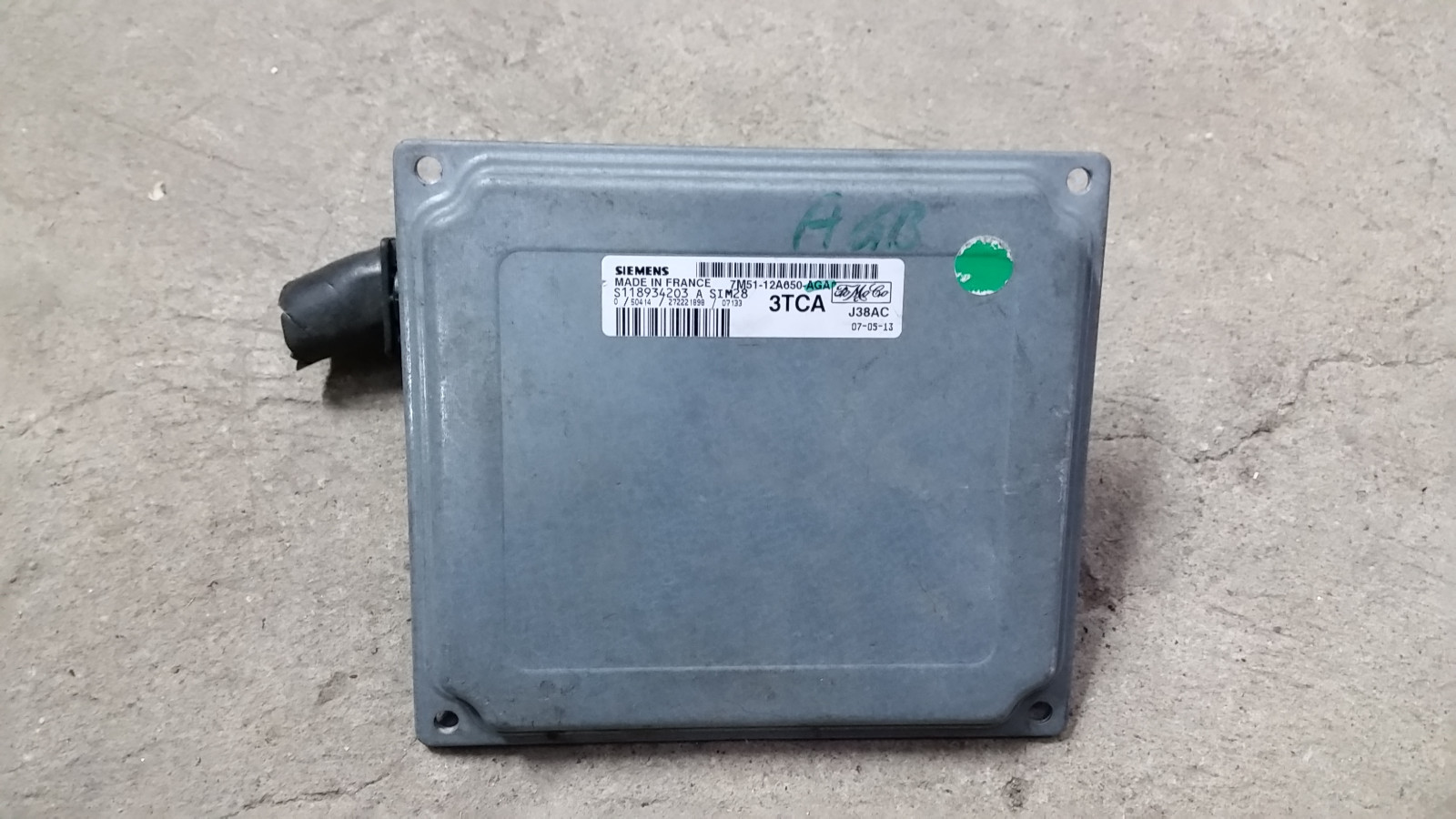 Ford Focus ECU Engine Control Unit 7M51-12A650-AGB S118934203A SIM28 ...