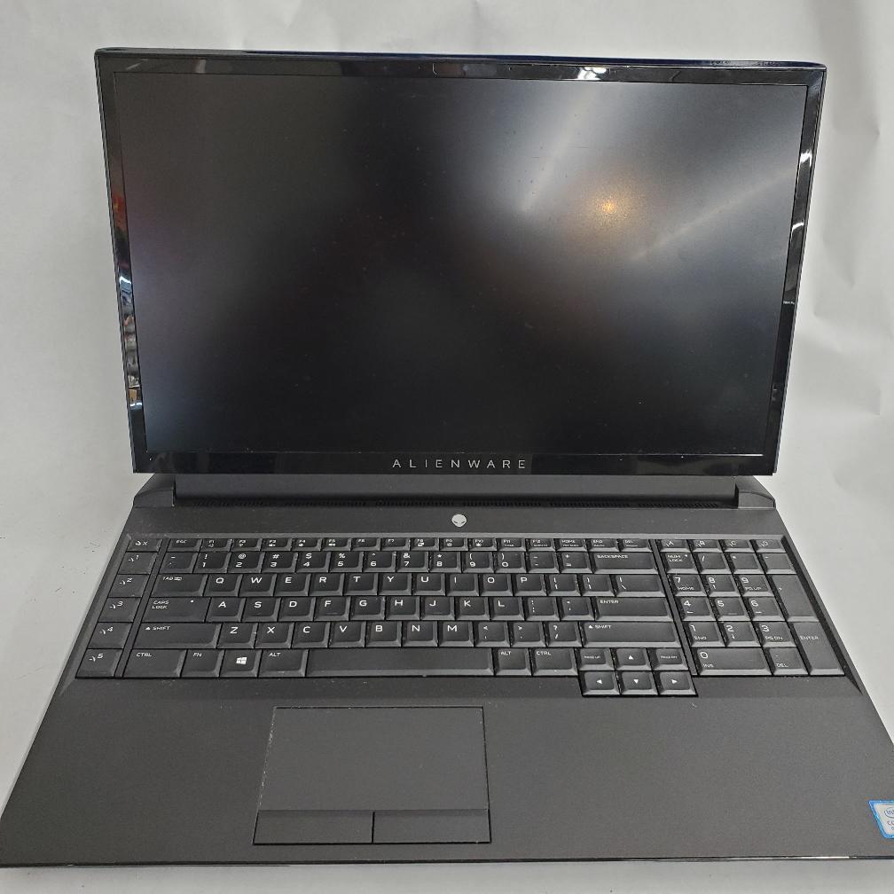 Alienware Area 51 P38E 17.3" i7-8700 3.2GHz 8GB RAM 1TB HD GeForce R ...