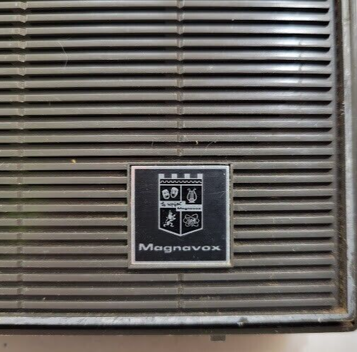 Vintage Magnificent Magnavox Solid State AM/FM Portable Radio- UNTESTED ...