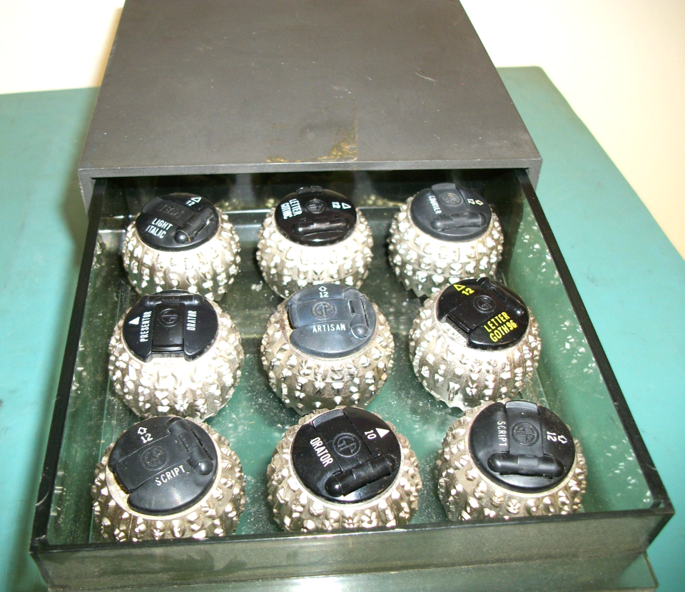 IBM SELECTRIC Typewriter Font Ball Set (17 Font Balls) w/Case | eBay