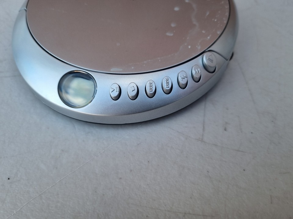 Bush PCD-220B Portable CD Player. Bush Jog Proof PCD-220B Portable CD ...