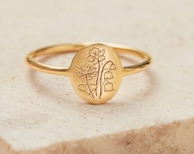 Beautiful Flower Design Customized Engraved Signet Ring In Solid 10K ...
