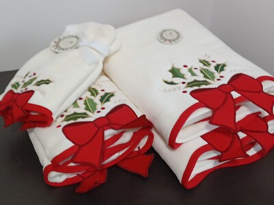 Wellesley Manor Towel Set Holiday Collection Red Ribbon Holly & Berries ...