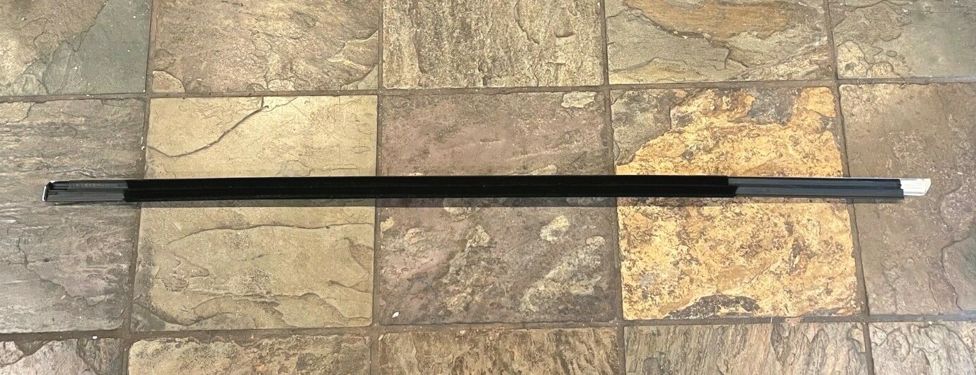 2020 2021 MERCEDES GLE350 GLE450 FRONT RIGHT BELT MOLDING 1677201402 ...