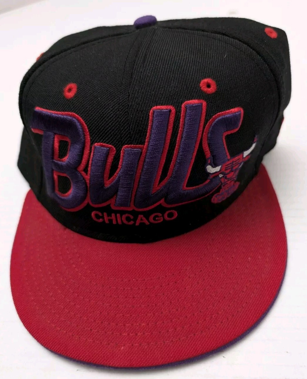 VERY RARE! Vintage 1990's Chicago Bulls Script New Er… - Gem